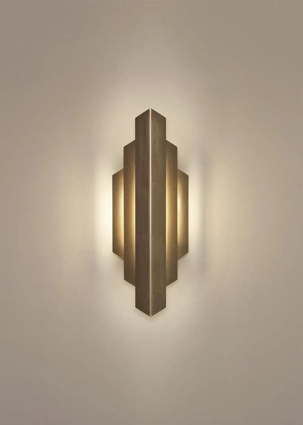 Vertical Geometric Modern Handmade Wall Sconce – Elegant Lightnings